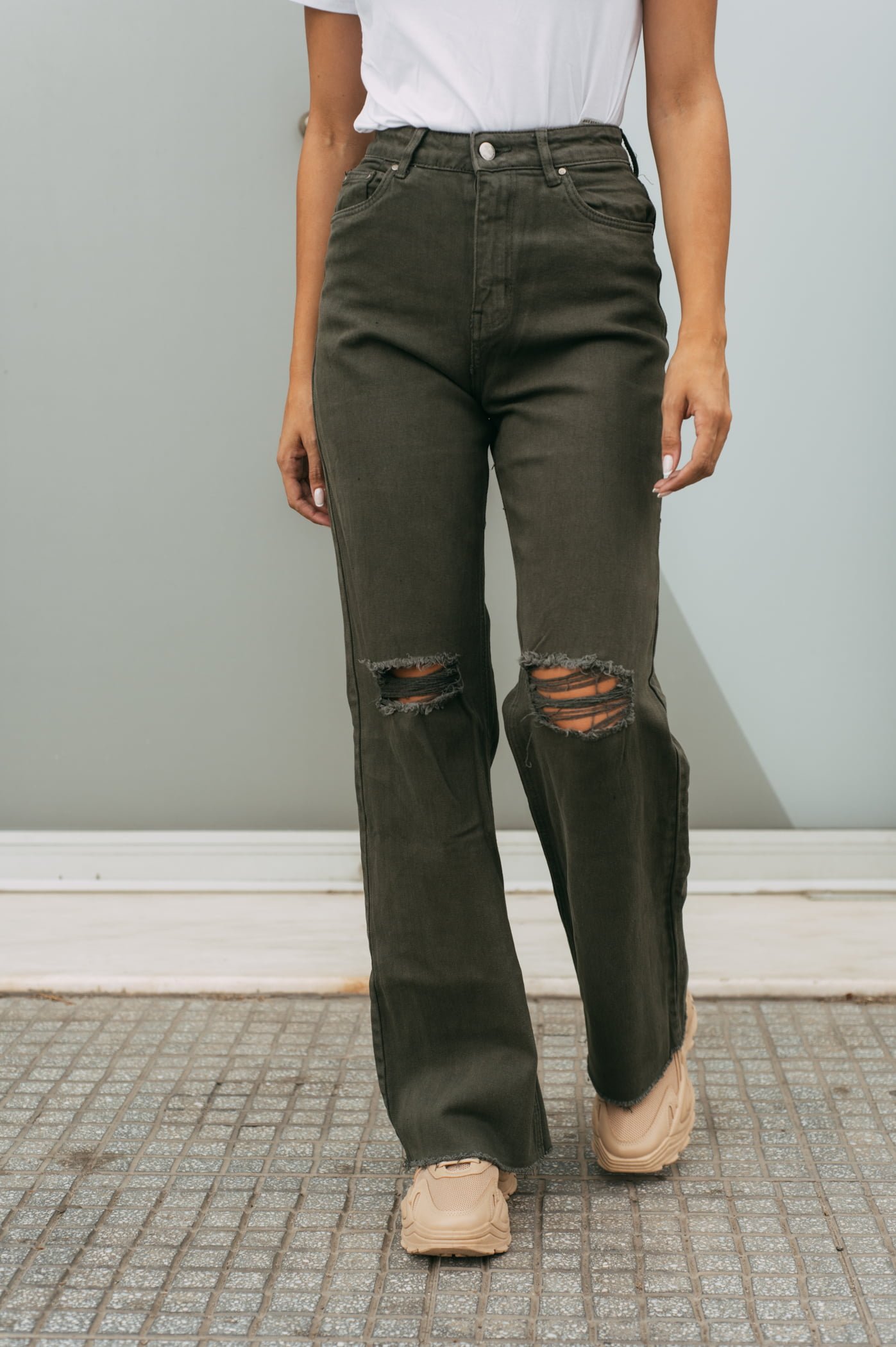 ΠΑΝΤΕΛΟΝΙ WIDE LEG ΜΕ ΣΚΙΣΙΜΟ ΣΤΟ ΓΟΝΑΤΟ - XAKI | Antithesis Clothing